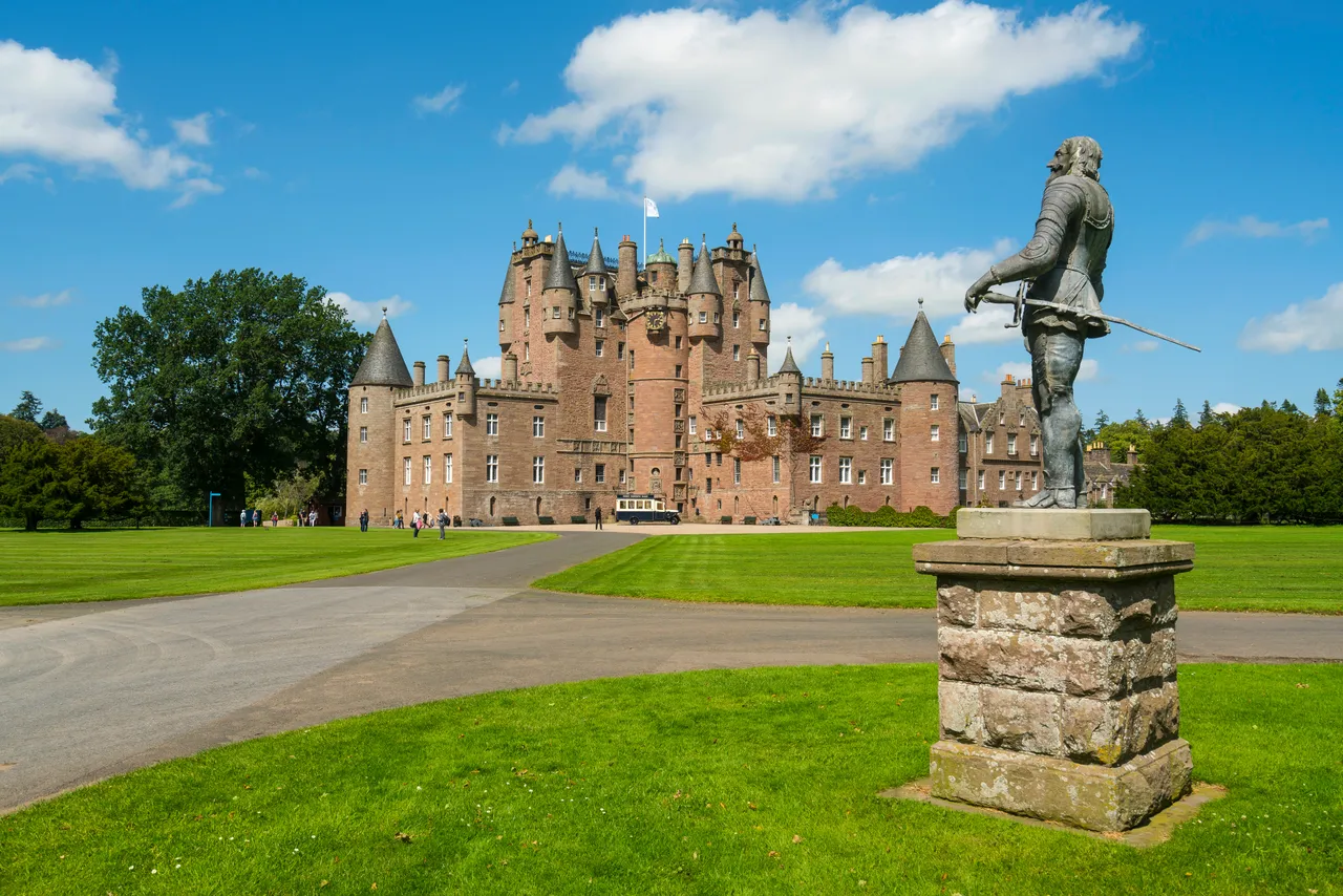 Brand Scotland Toolkit - Statue of King Charles I, Glamis Castle