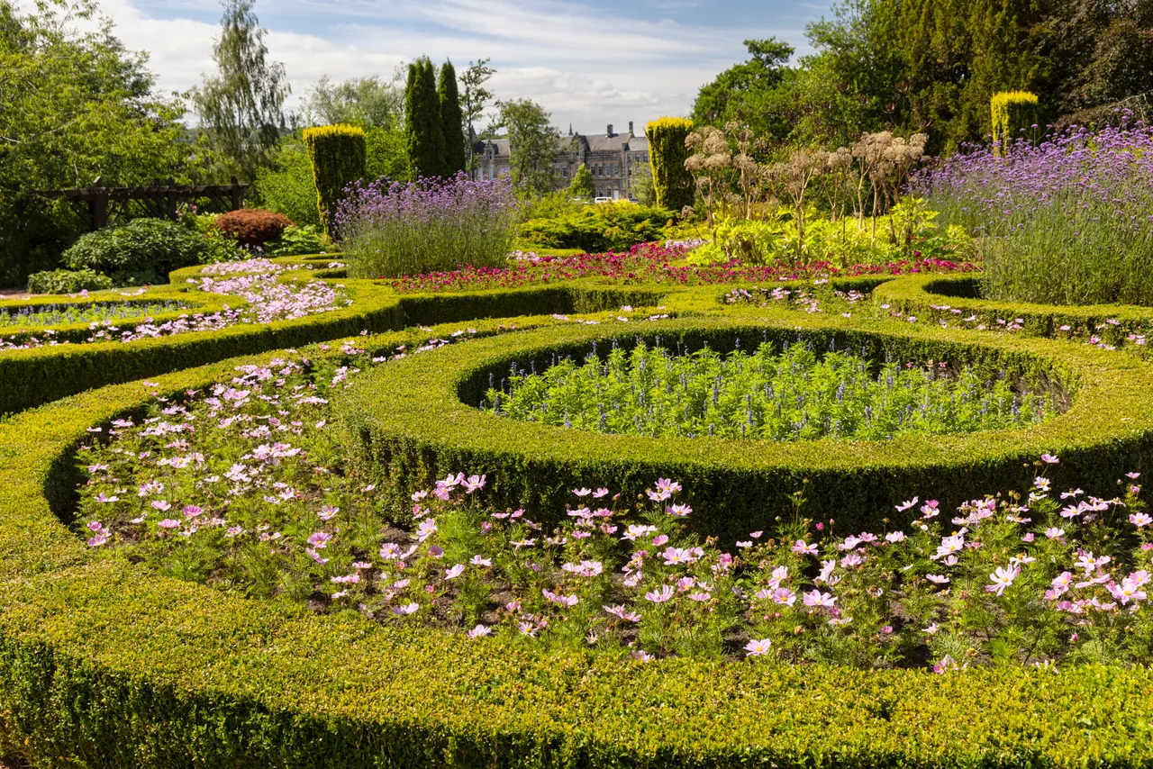Rodney Gardens, Perth
